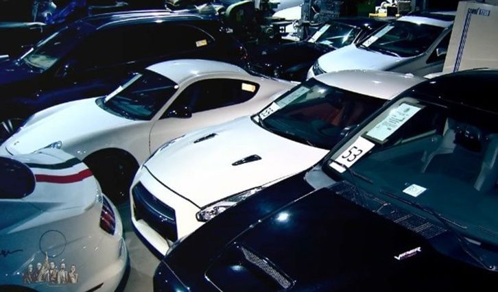 AMLO anuncia subasta de nuevo lote de autos de lujo