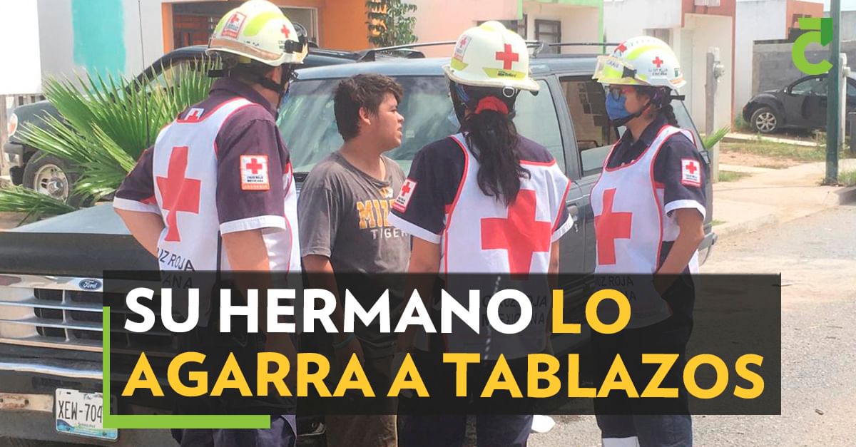 Su hermano lo agarra a tablazos