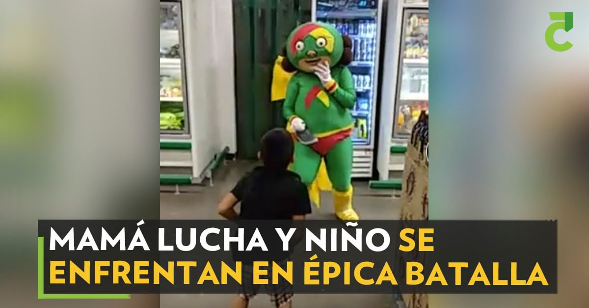 Mamá Lucha y niño se enfrentan en épica batalla