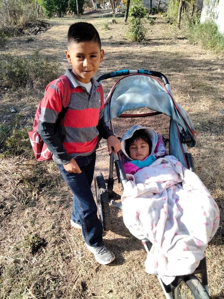 Jennifer de 5 años necesita mucha ayuda