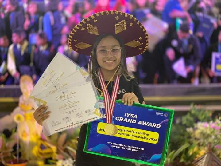 Karla Michelle ganó medalla de oro en Ciencias en Indonesia