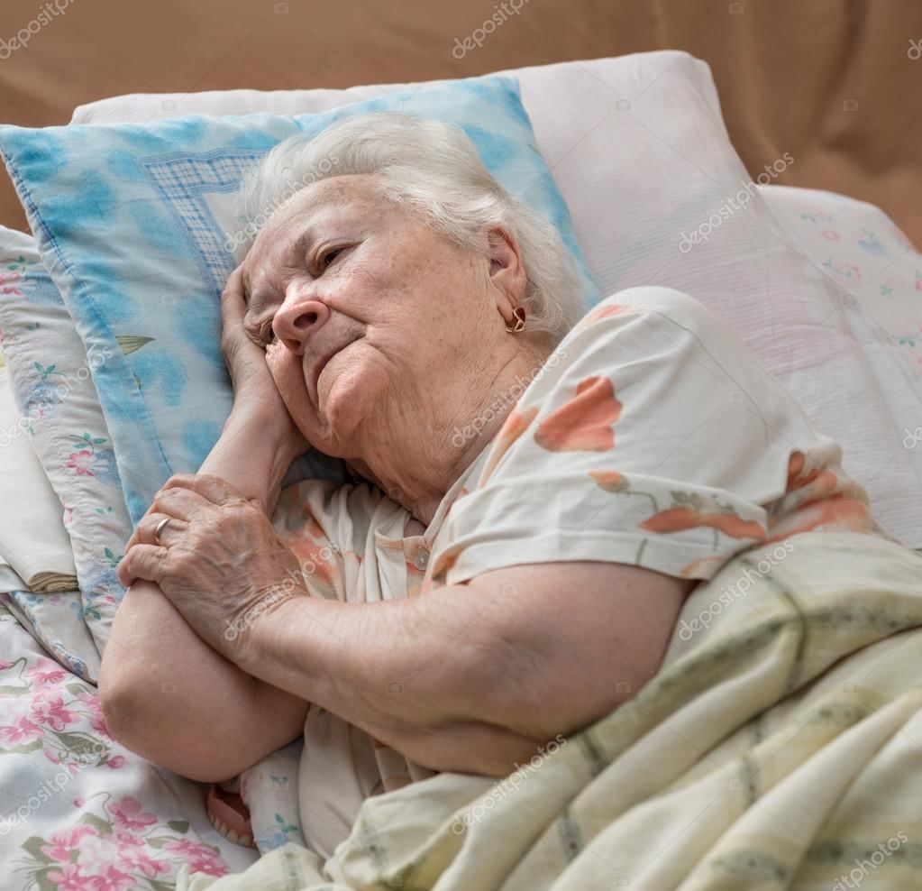 Abuelita desconecta 2 veces el respirador de otra paciente