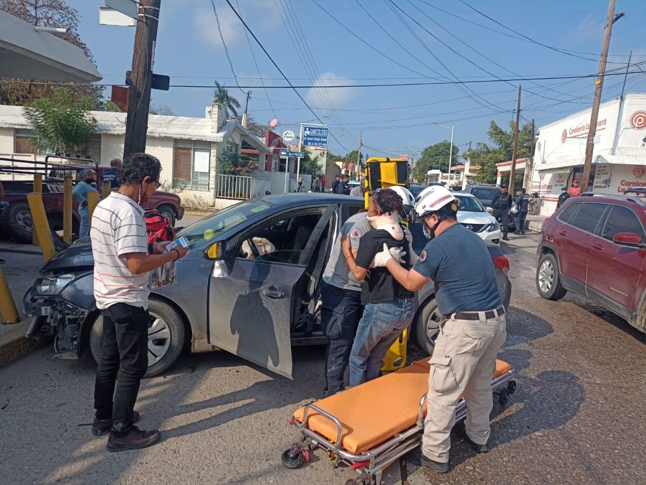 Una mujer lesionada en choque en El Mante