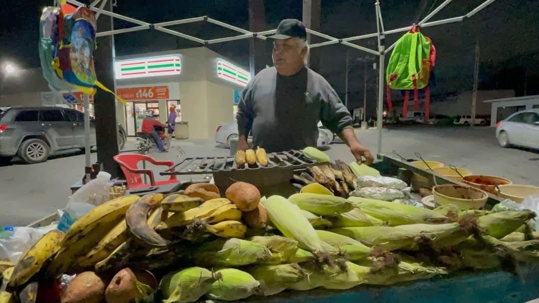 Don Dago: El Santa de los elotes que cambia juguetes por sonrisas en ...
