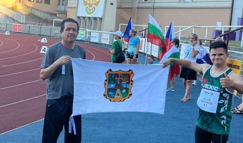 Alex “La Flecha” Avilés rompe récord mundial y se corona doble campeón ...