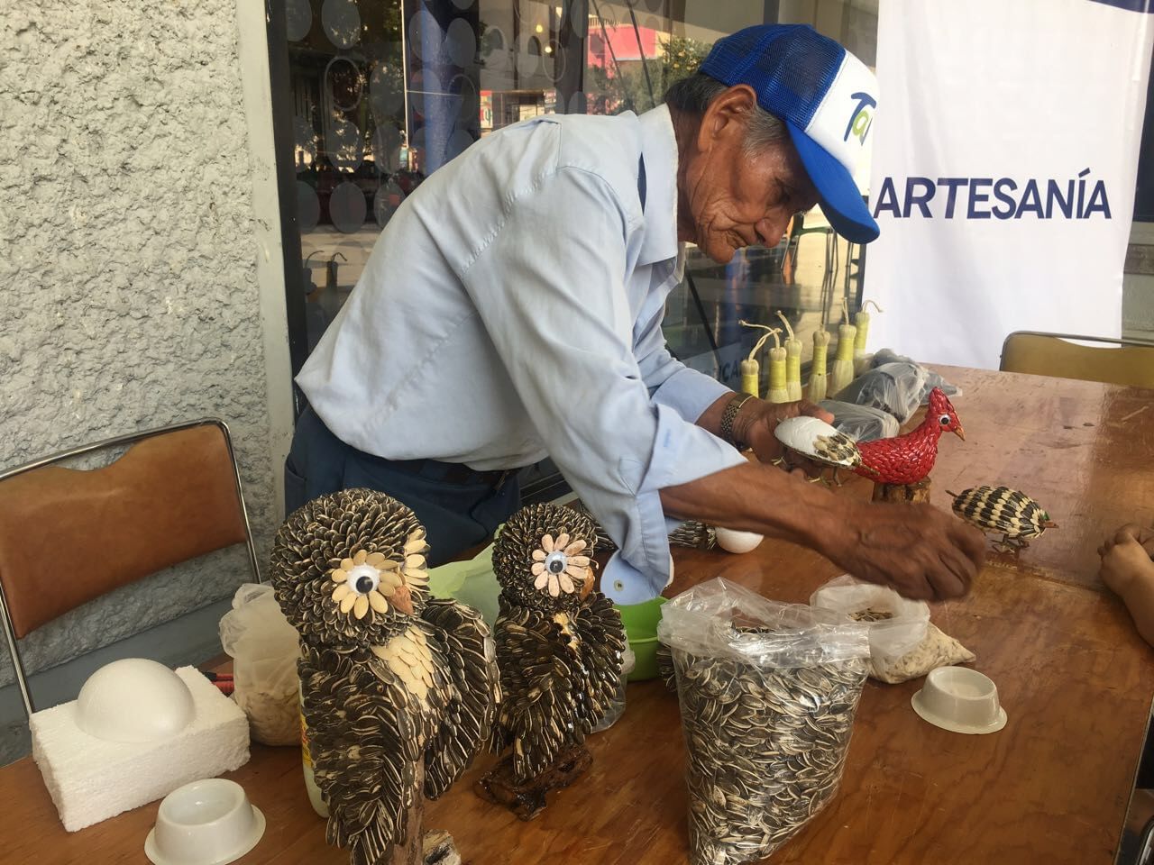 Artesano y maestro a sus 76 años