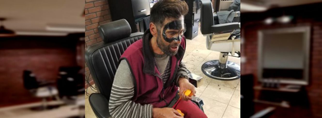 Barbería sorprende con transformación de indigente