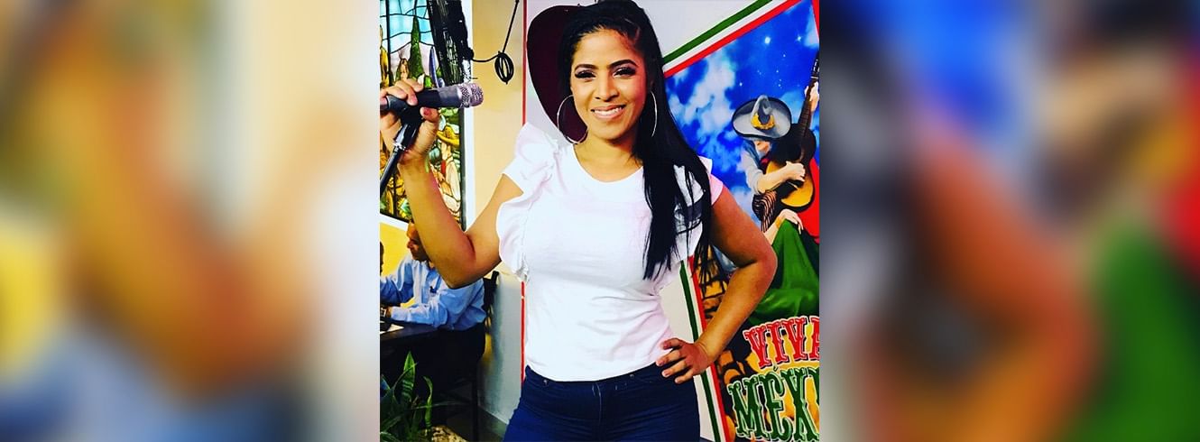 La Parcera se quitó la máscara y la ropa también