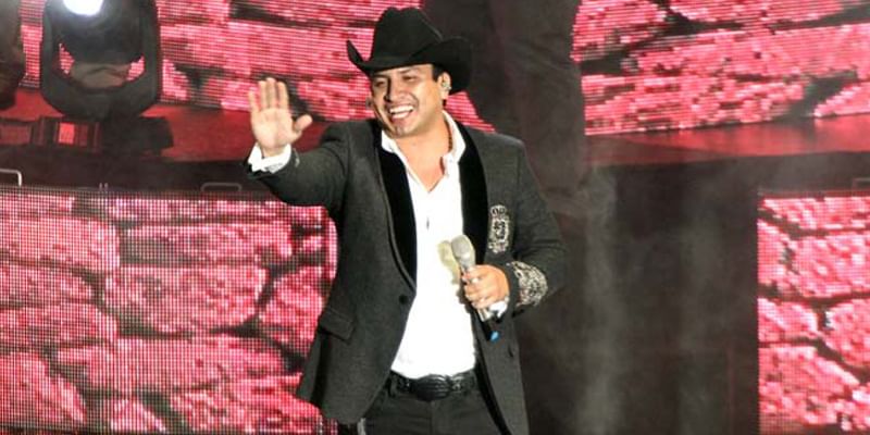 Julión quiere disco de duetos