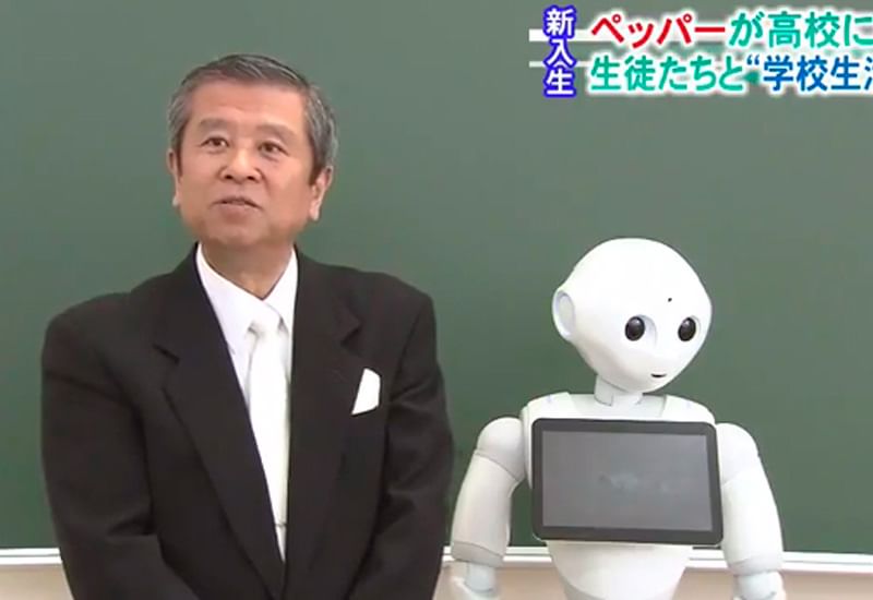 Primer maestro robot debuta en Japón